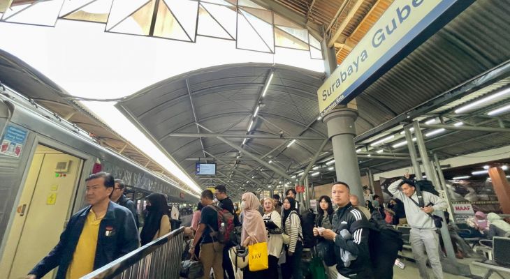 KAI Daop 8 Surabaya Catat Kenaikan Jumlah Penumpang Pada Libur Panjang Kenaikan Isa Almasih